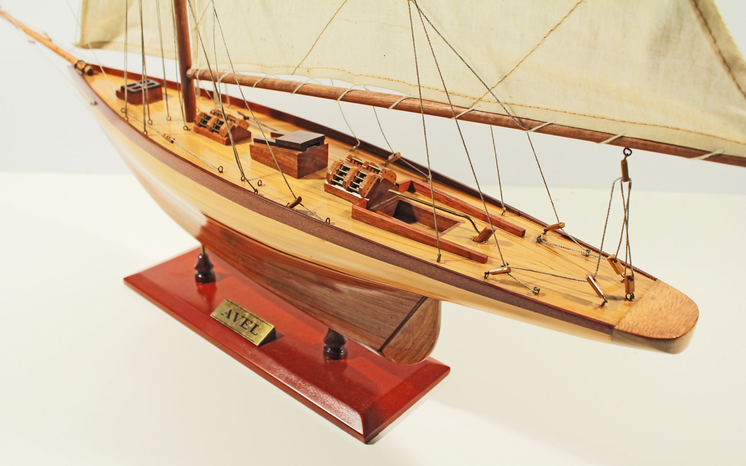Avel - Handmade wooden model ship - Nain Trading