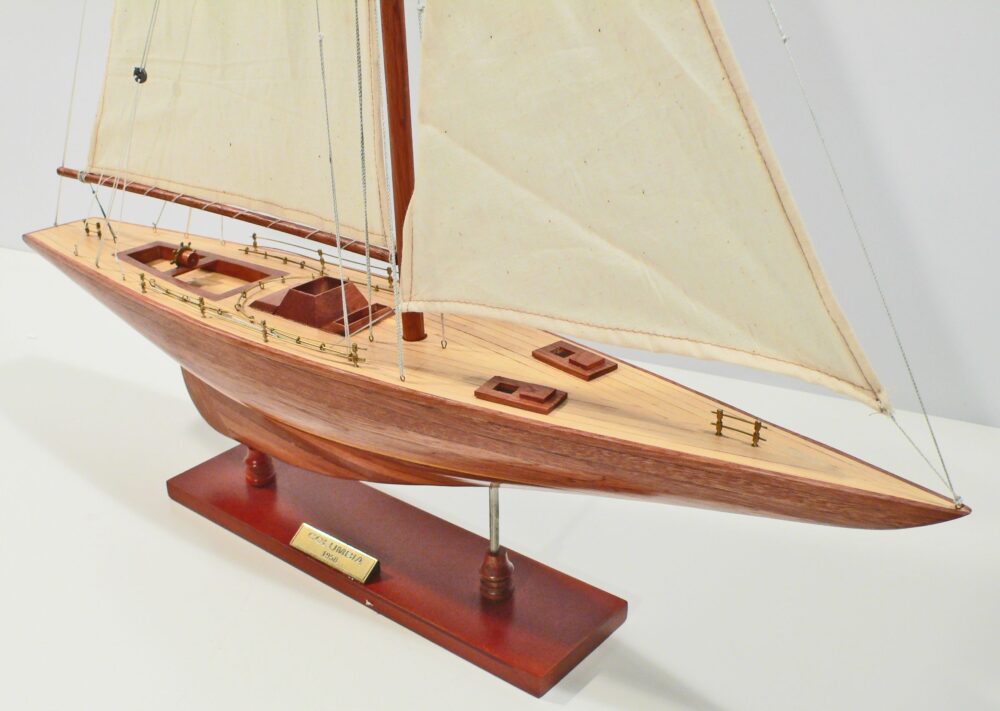 Columbia (wood) - Nain ship models