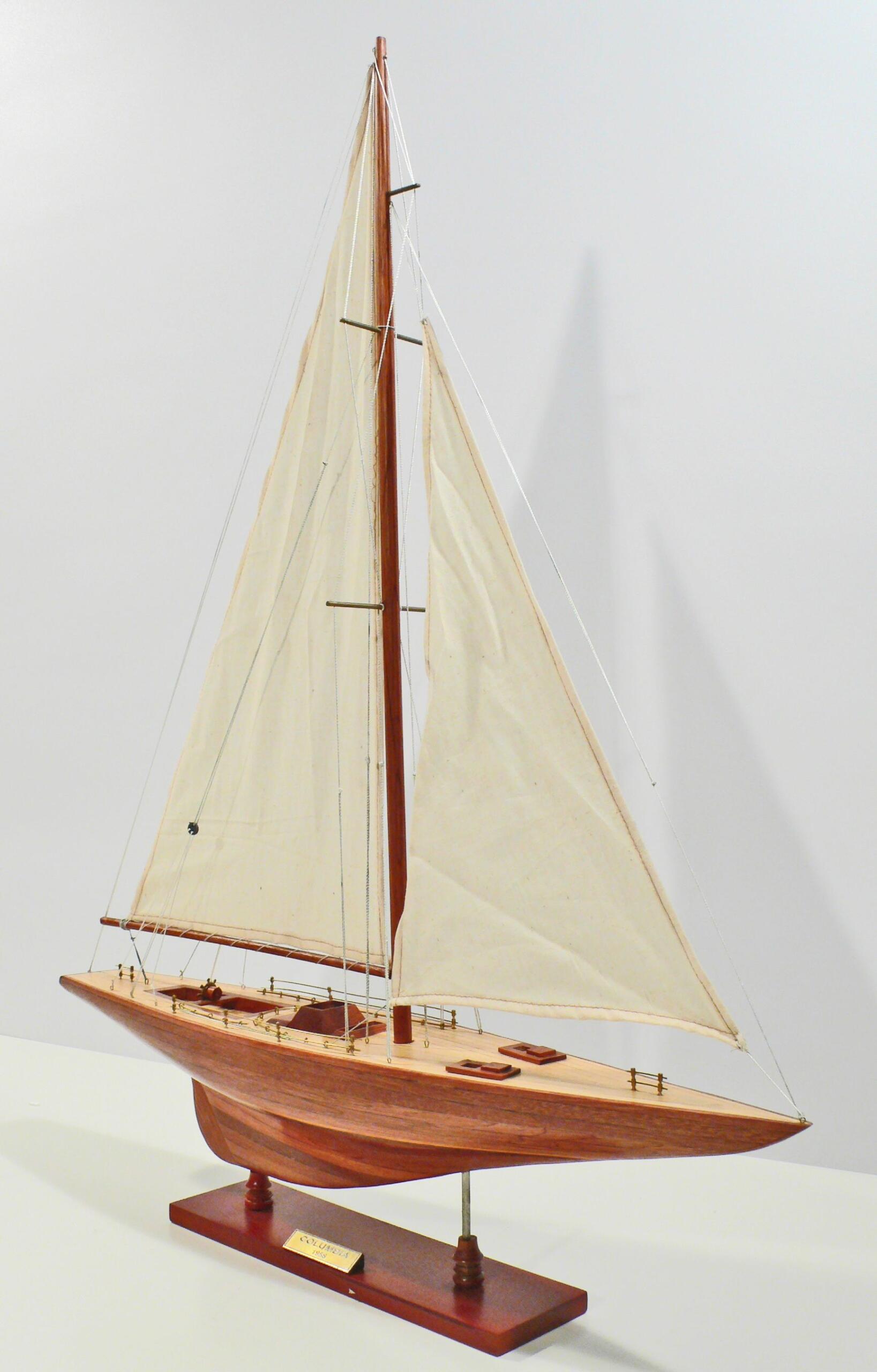 Columbia (wood) - Nain ship models