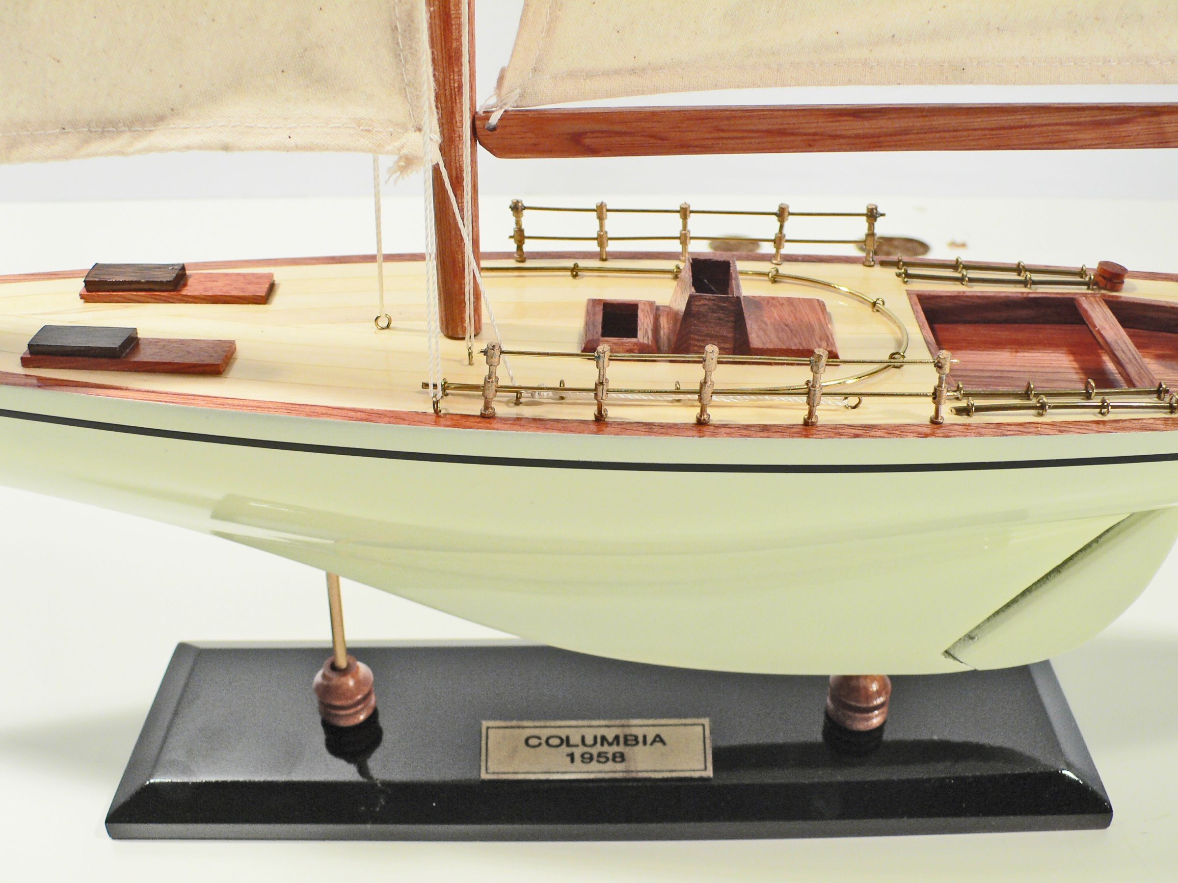 Columbia (White) - Nain ship models
