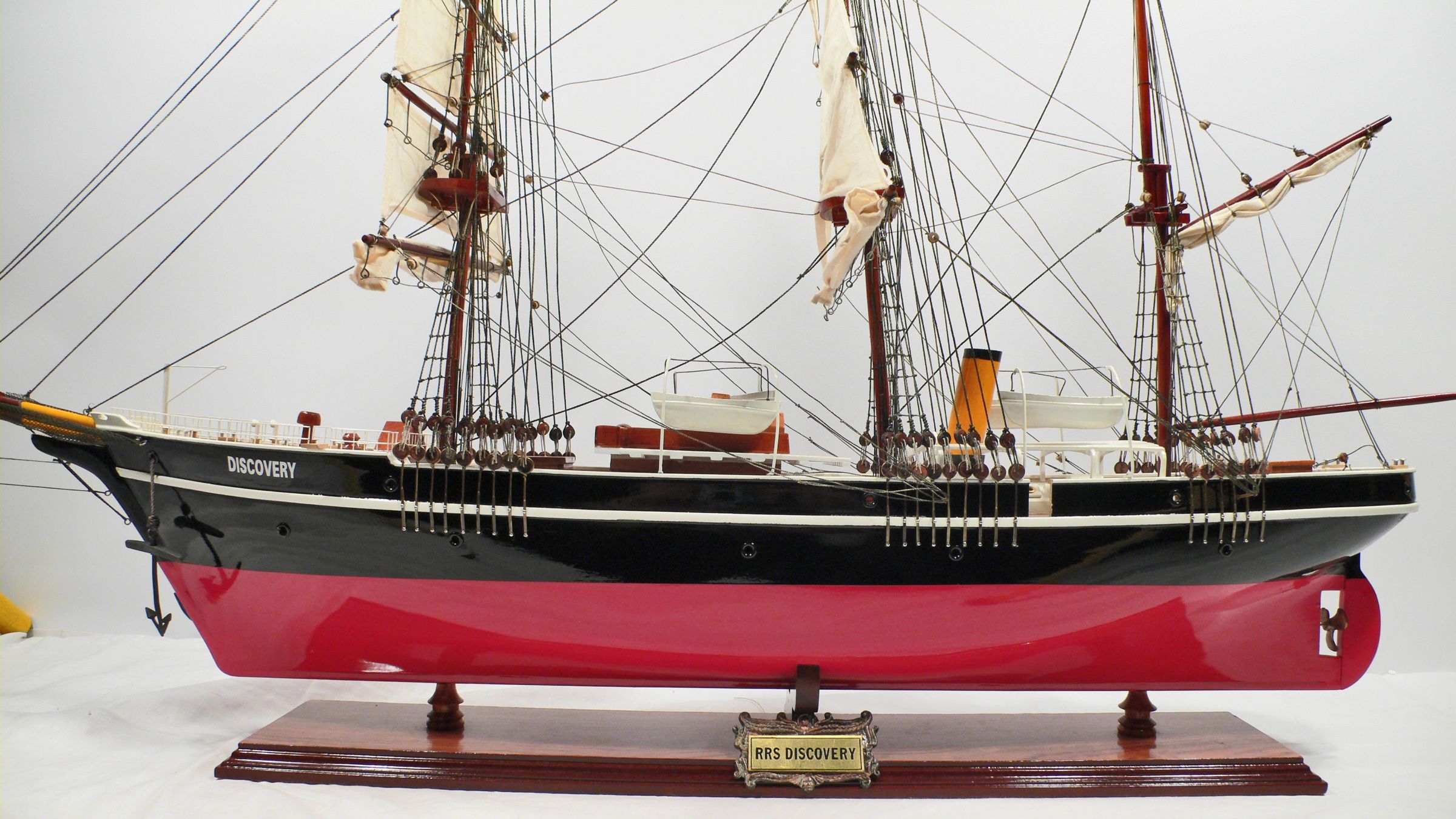 RRS Discovery - Modelos de barcos de Nain