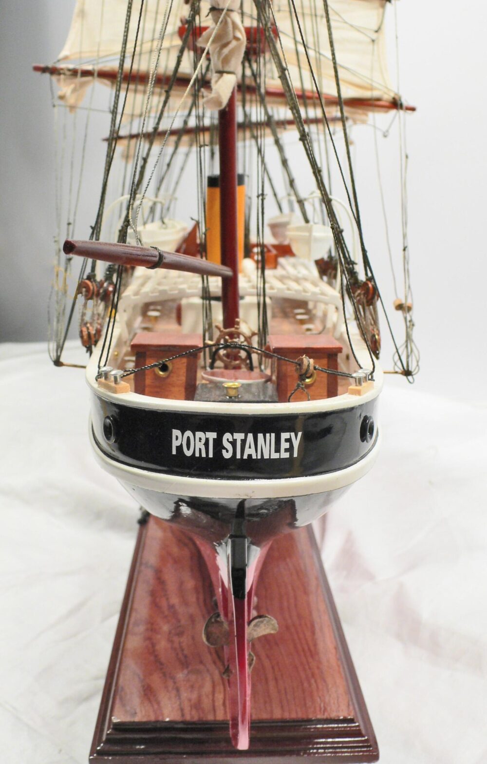 RRS Discovery - Nain ship models