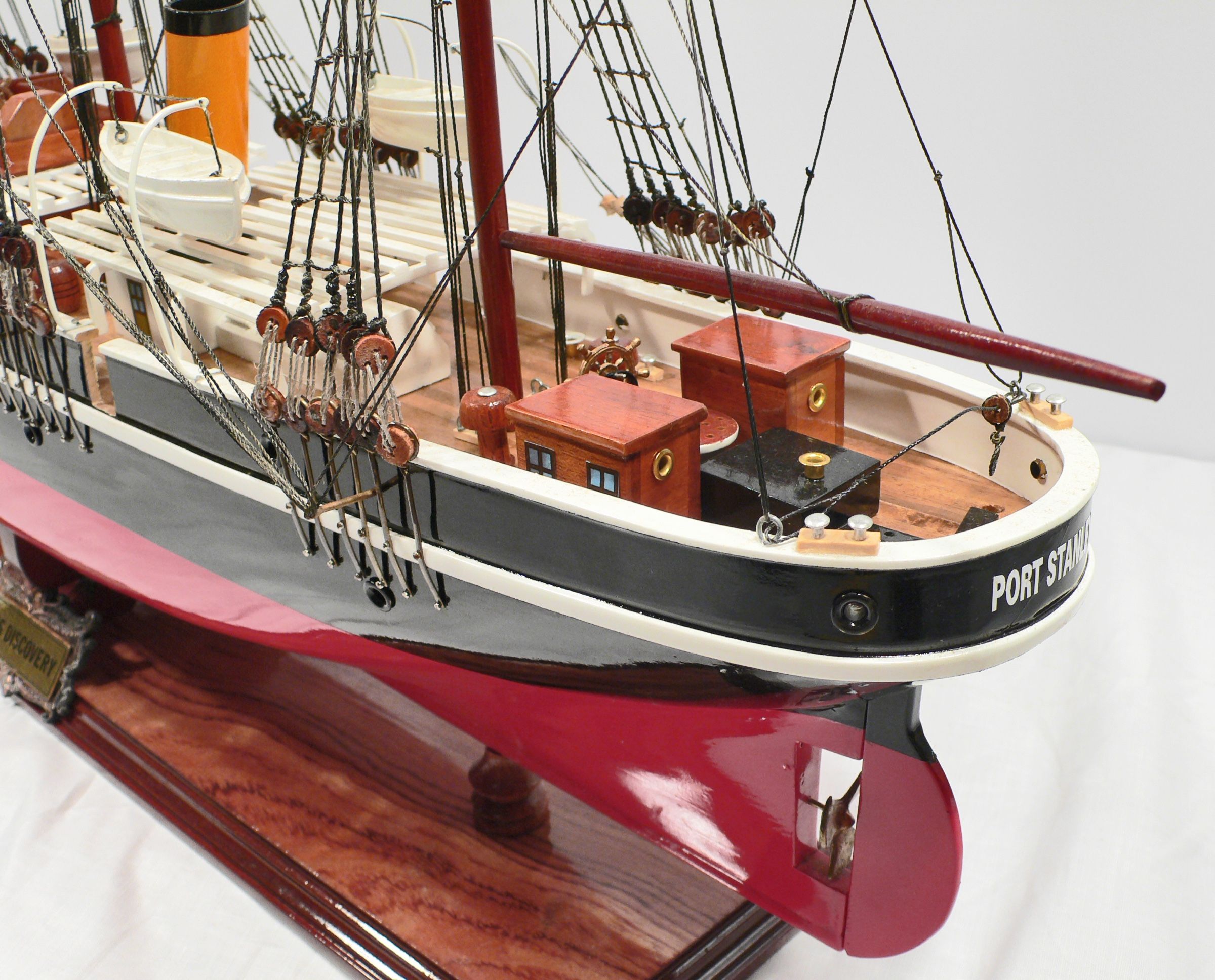 RRS Discovery - Nain ship models