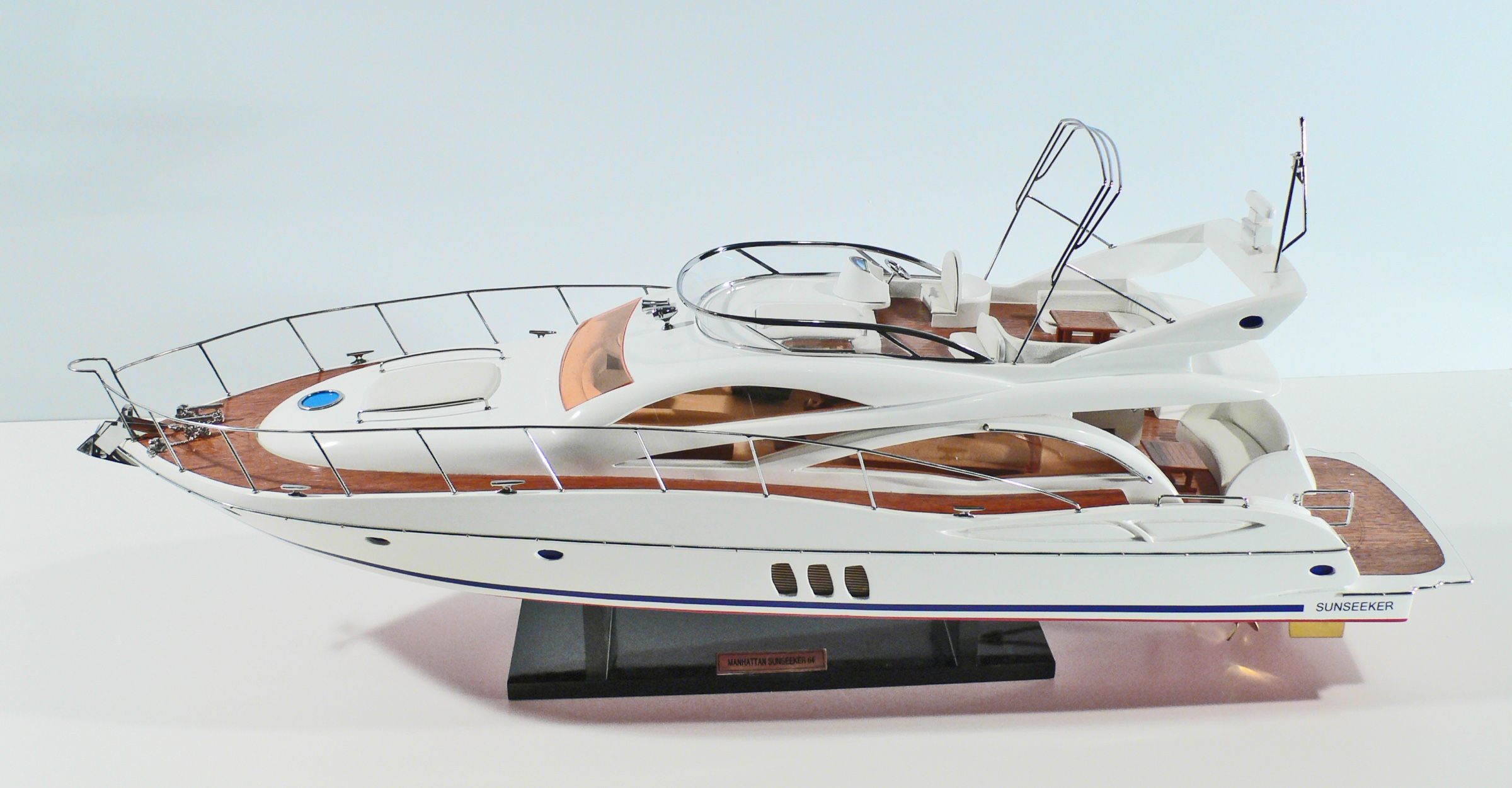 Manhattan 64 Sunseeker - Nain-Schiffsmodelle