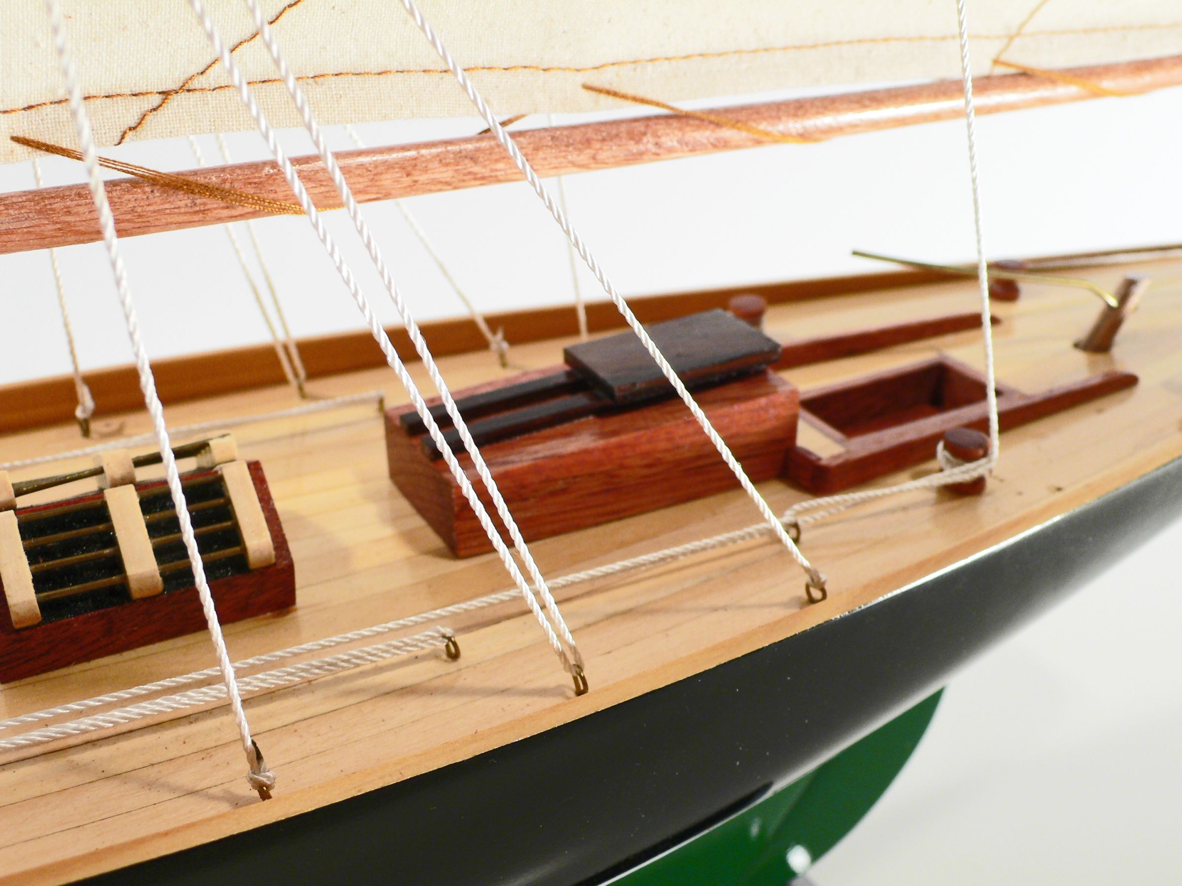 Pen Duick (Green, Black) - Nain ship models