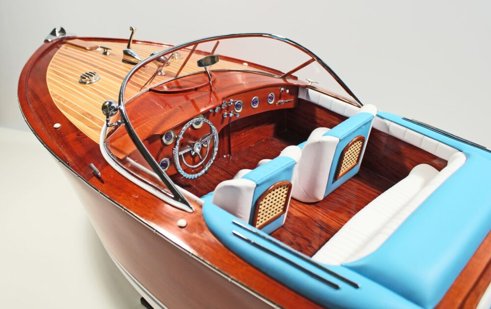 Riva Aquarama Replica Blue/White, RC Ready - Nain Ship Models
