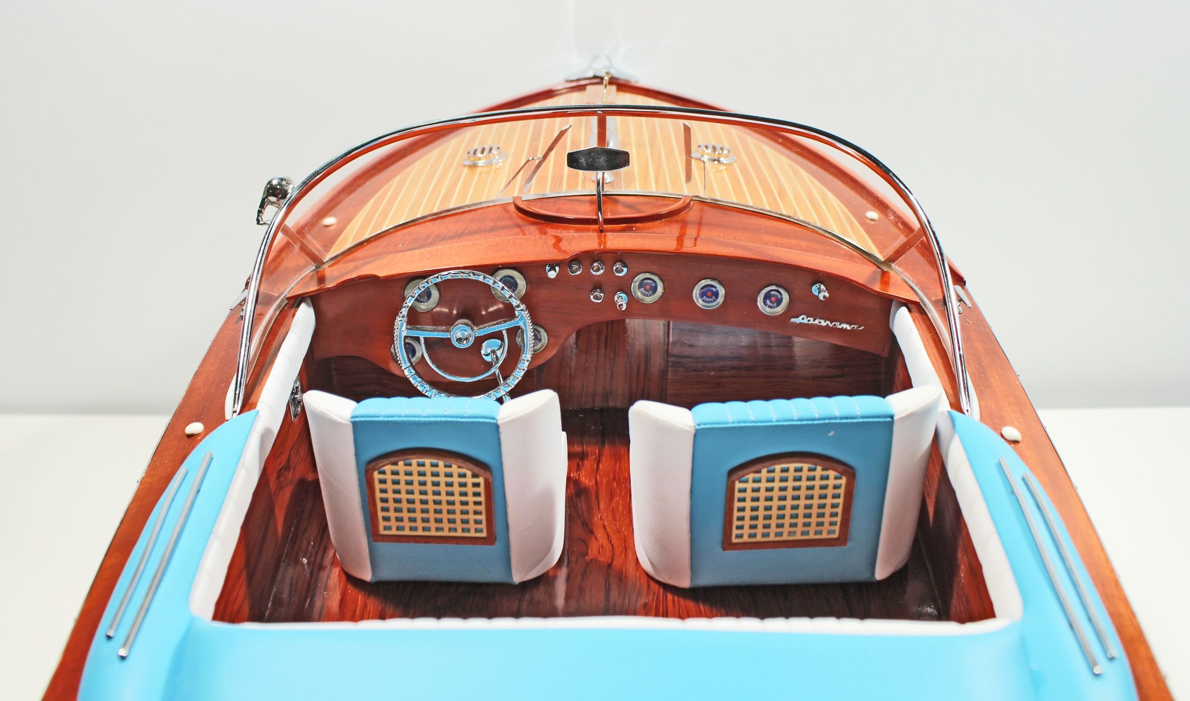 Riva Aquarama Replica Blue/White, RC Ready - Nain Ship Models