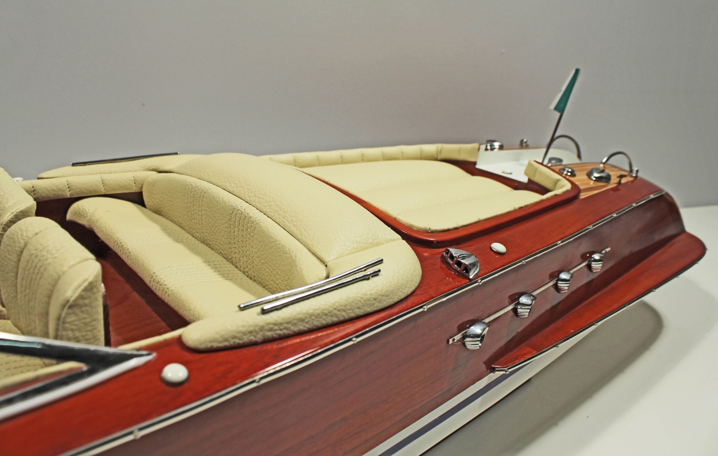 Riva Aquarama Replica Cream, RC Ready - Nain ship models