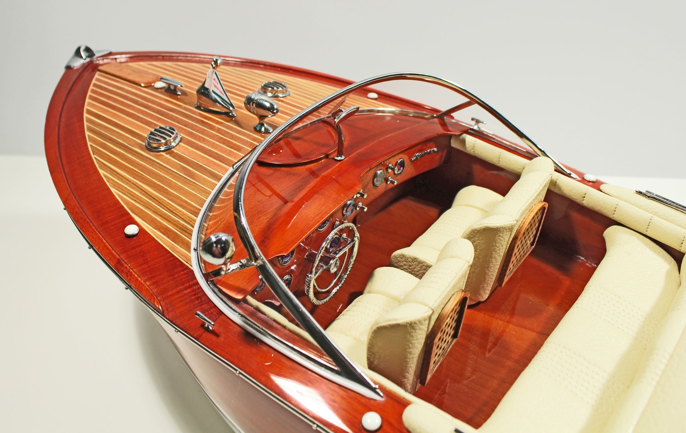 Riva Aquarama Replica Cream, RC Ready - Nain ship models