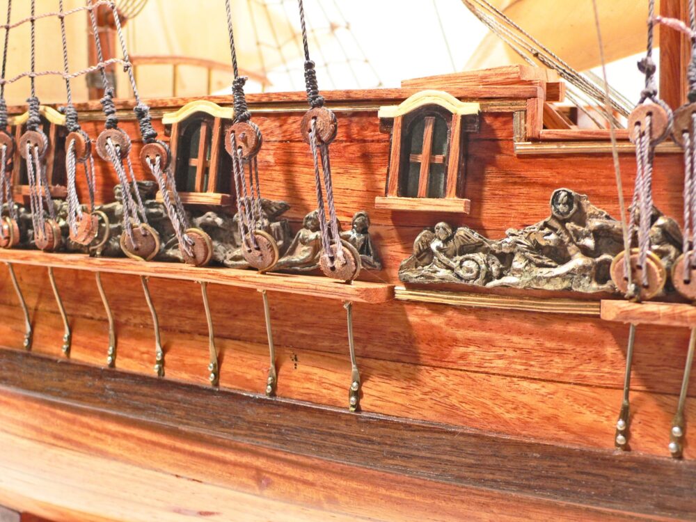 Royal Caroline - Maquettes de bateaux Nain