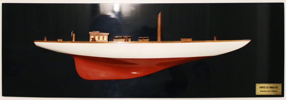 Shamrock 1930 (half model) (black background) - Nain ship models