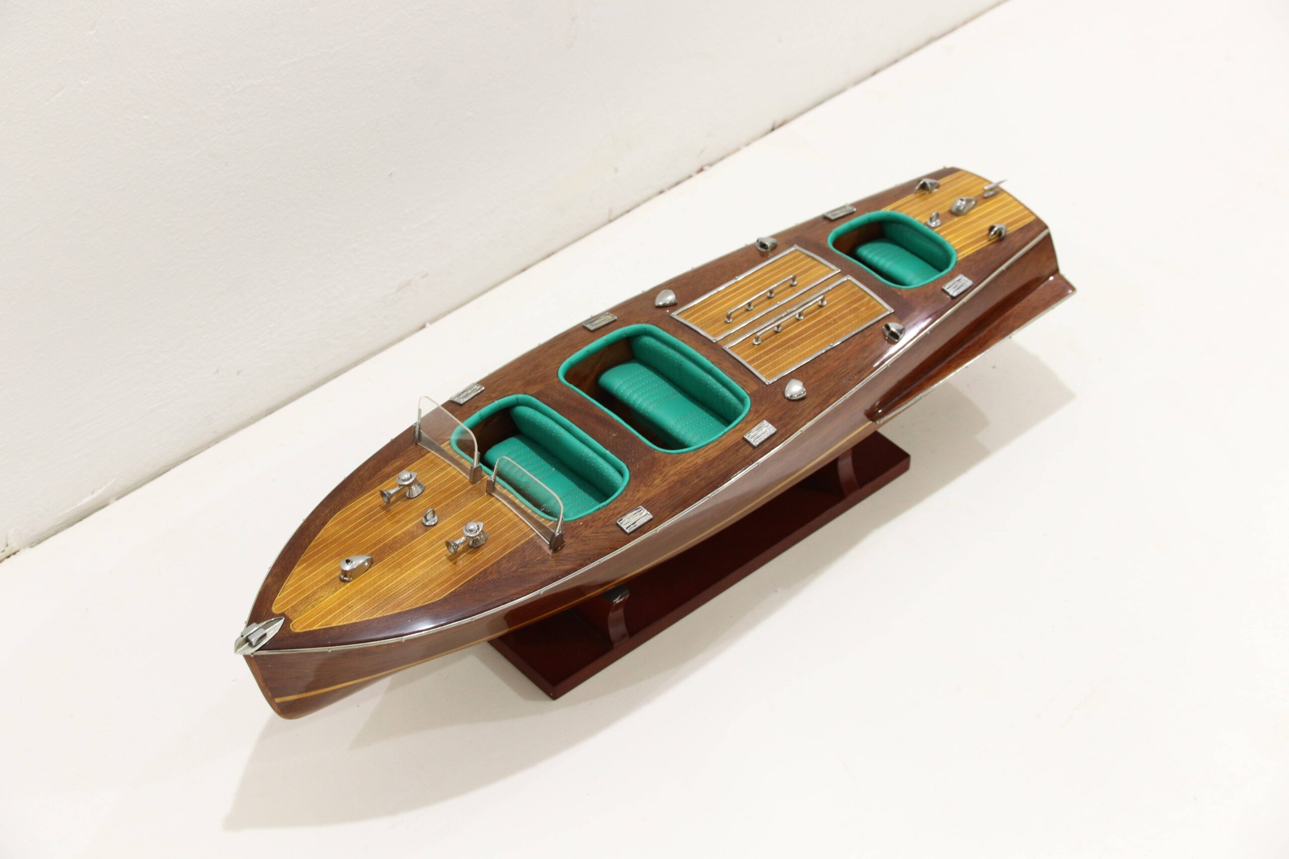 Chris Craft Triple Cockpit (Green) - Nain ship models