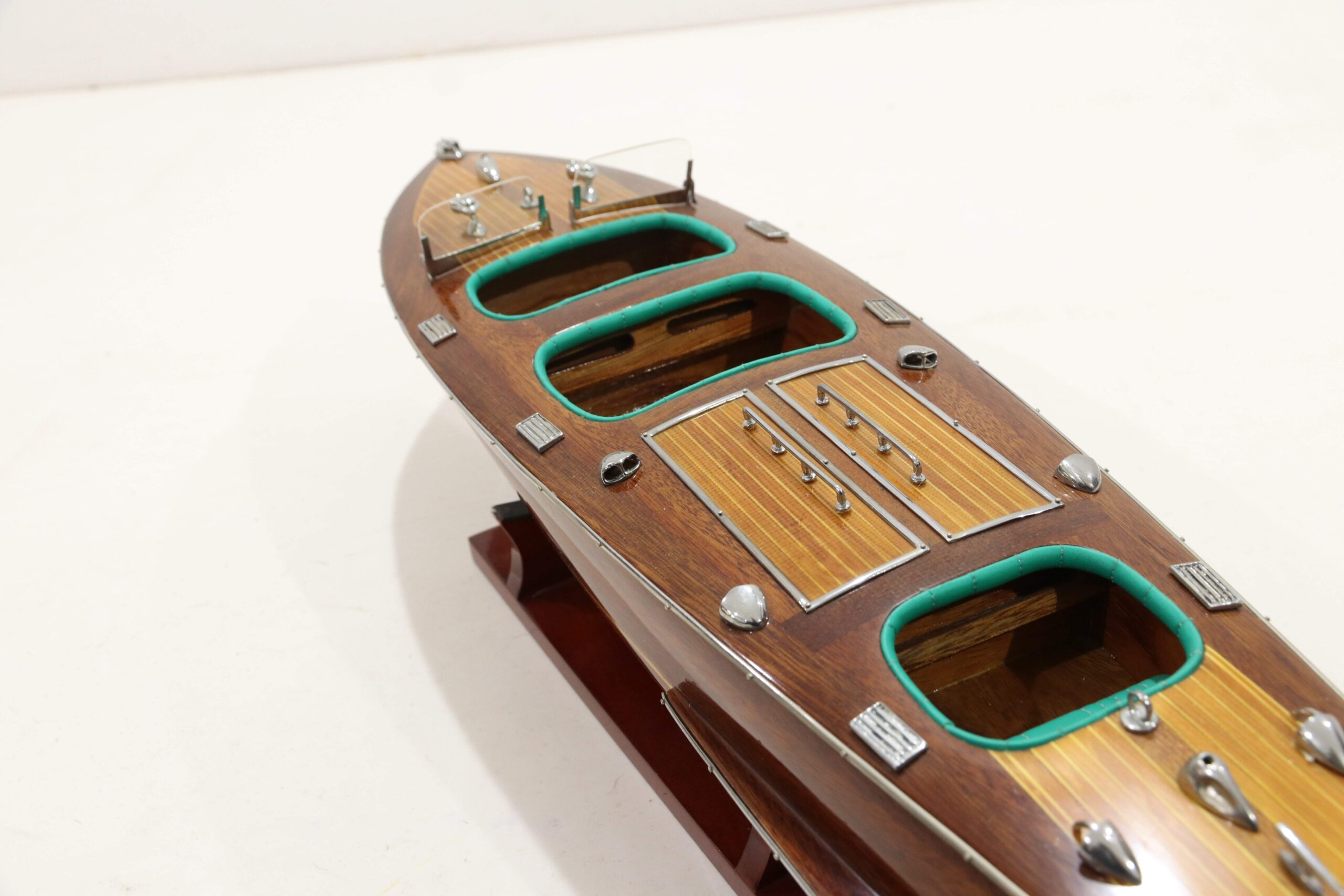 Chris Craft Triple Cockpit (Green) - Nain ship models