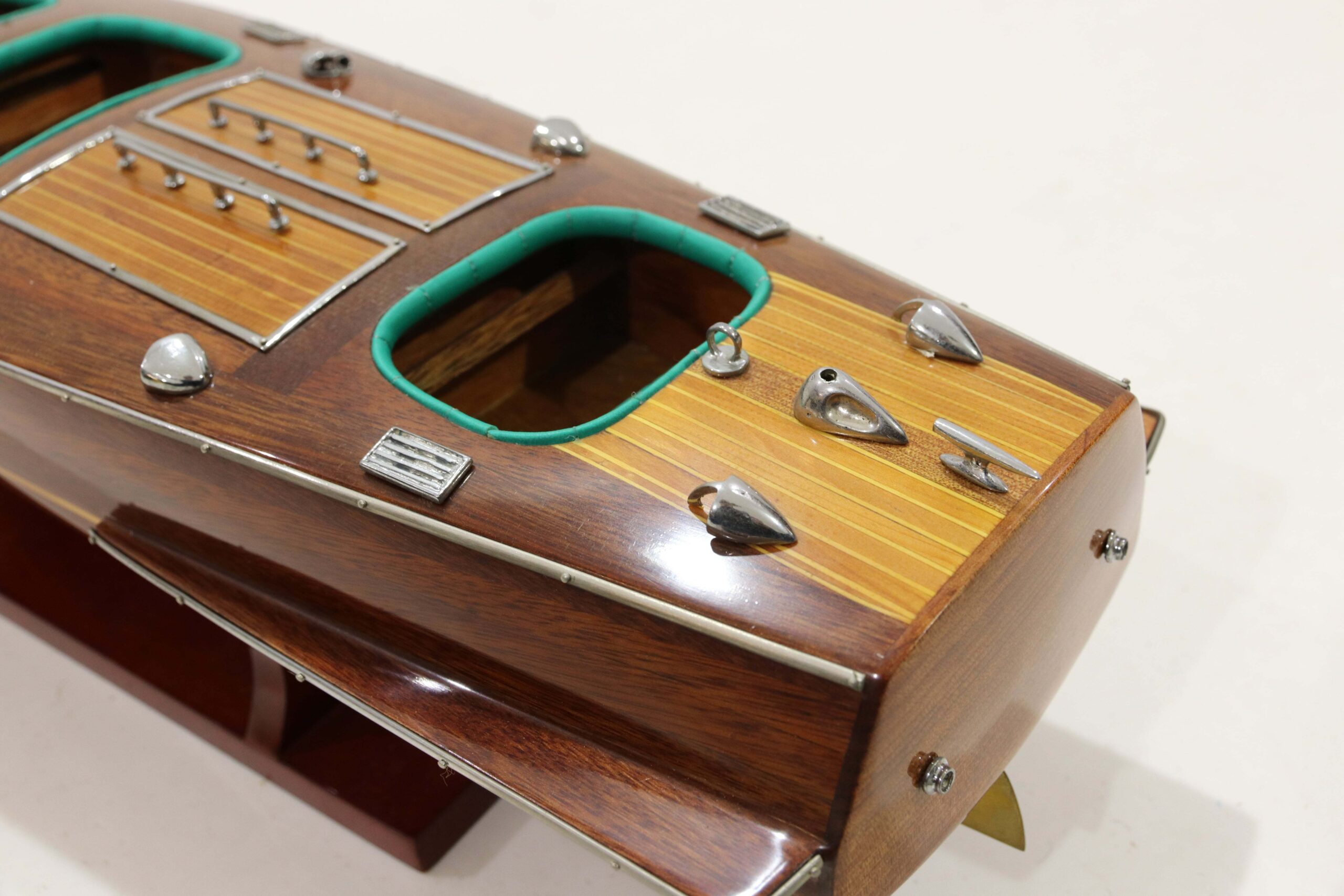 Chris Craft Triple Cockpit (Green) - Nain ship models