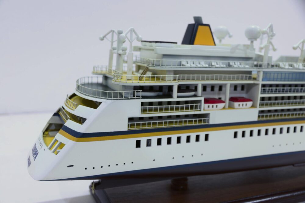 Europe [Nassau] - Nain ship models