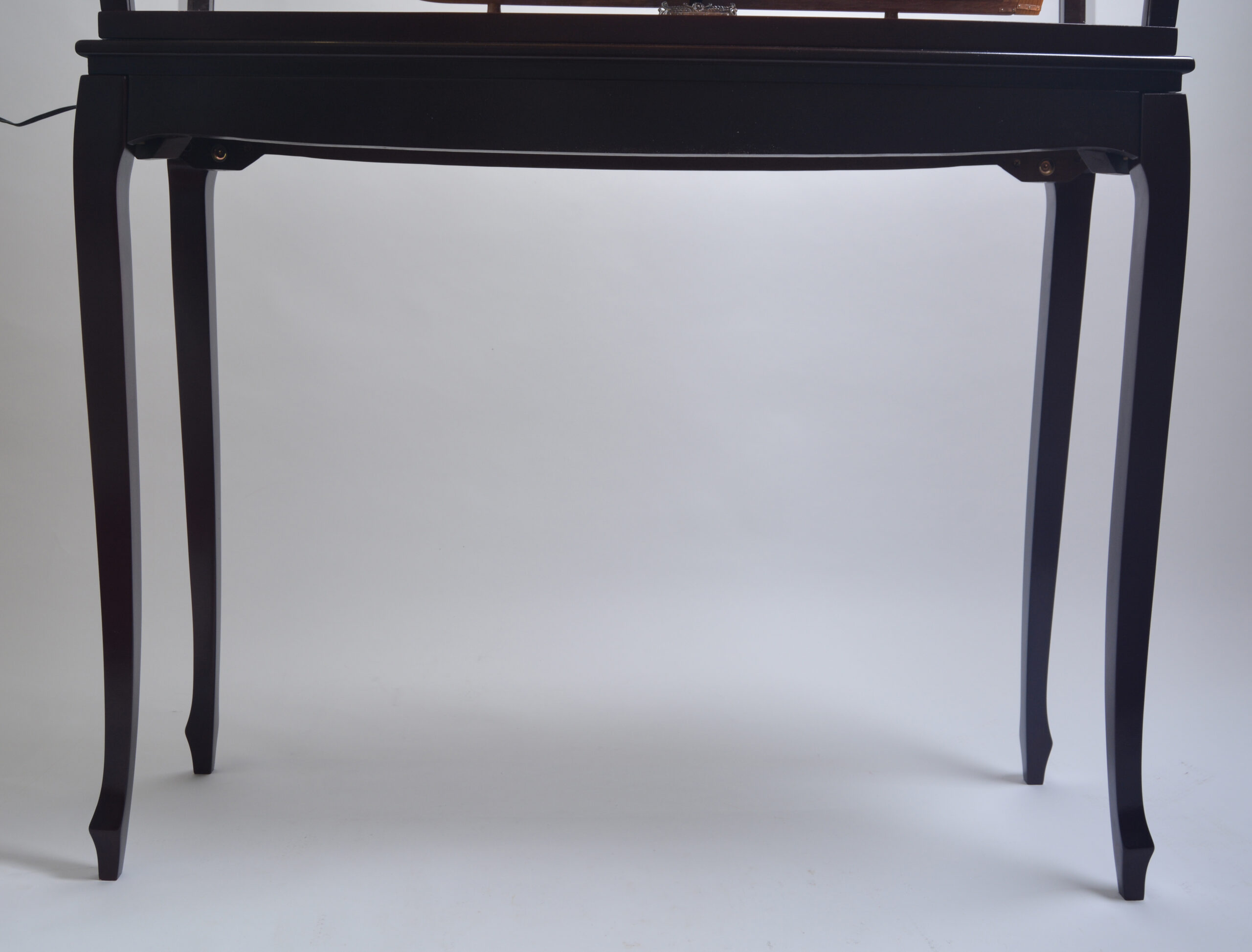 Mahogany display case with legs and lighting - Nain ship models